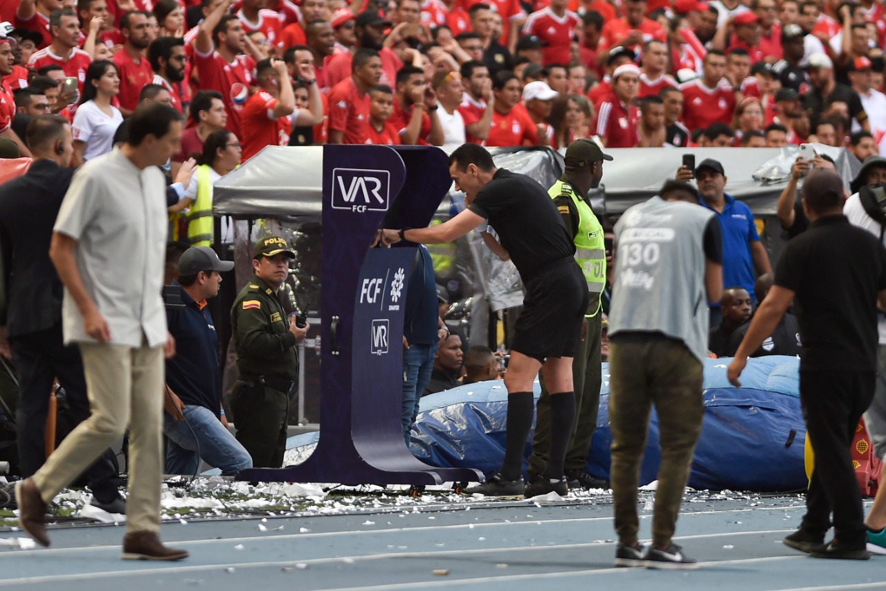 El VAR se rajo en su debut en Colombia » Reporteros Asociados