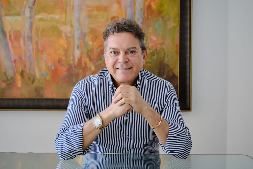 Un colombiano se ha convertido en el referente latino en la inmigración ...