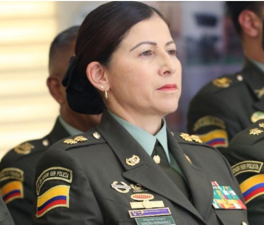 La general Hernández pasa al frente en Bogotá » Reporteros Asociados